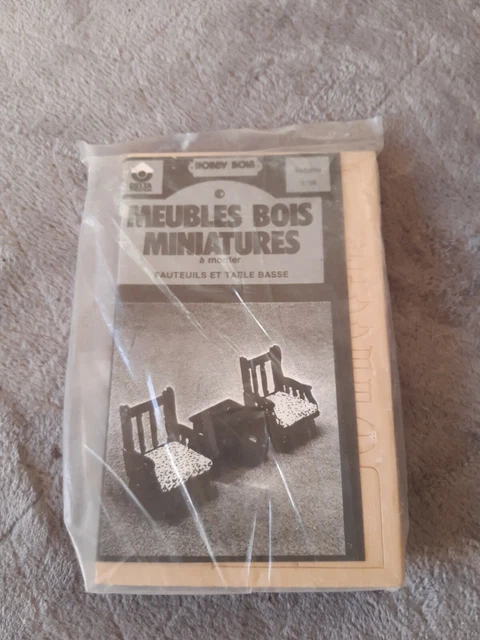 MAISON DE POUPÉE MINIATURE MEUBLES table basse et fauteuil nobby bois EUR 10,00 - PicClick FR